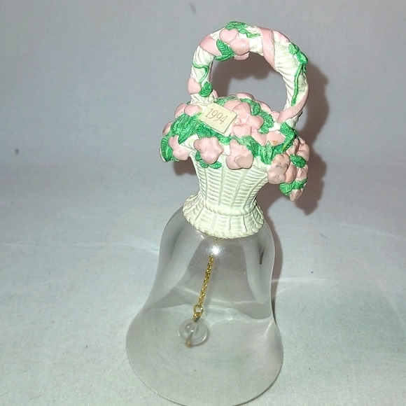 Vintage Avon Crystal Bell | Accents | Vintage 994 Avon Basket Of Love ...